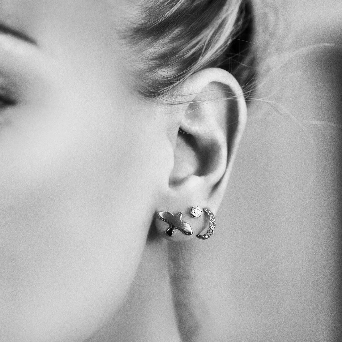 PRINCESS EAR PIN SILVER (4mm) | EMMA ISRAELSSON