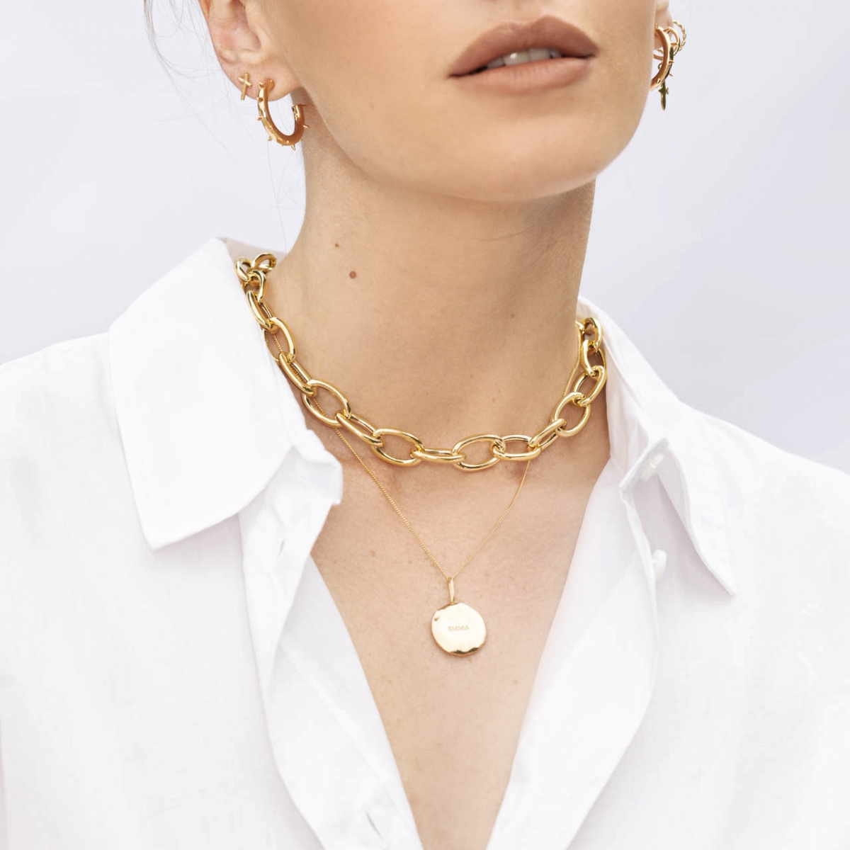 NAME COIN NECKLACE ORGANIC SHAPE GOLD | EMMA ISRAELSSON